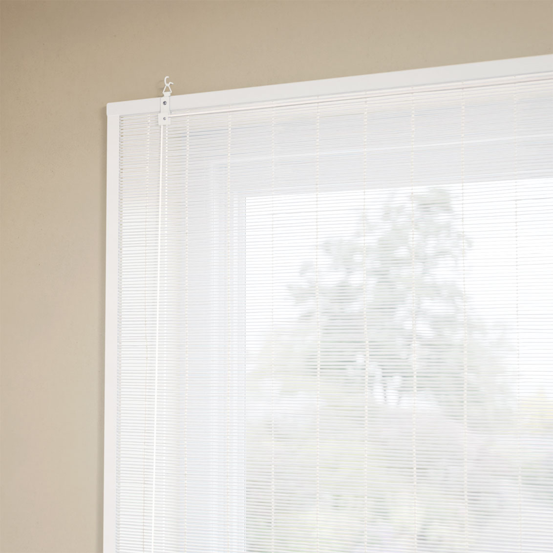 Goa Alabaster & Bone Roll Up Blind