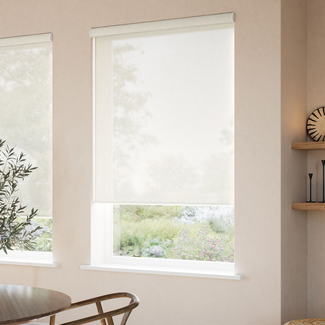 Soft Raise Oculus Linen Roller Blind