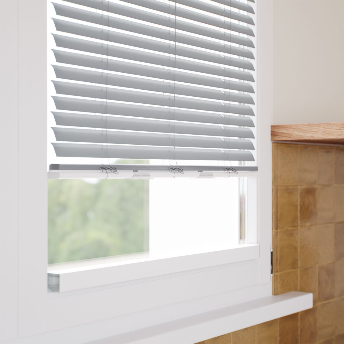Stick On Essence Silver L-Shaped Venetian Blind - 25mm Slat